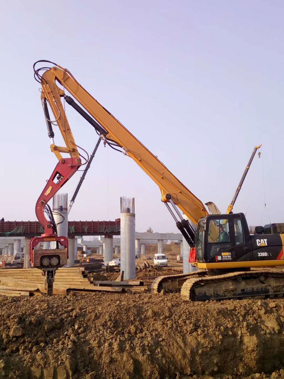 Excavator Mounted Sheet Pile Driver Long Reach Arm , Excavator Pile ...